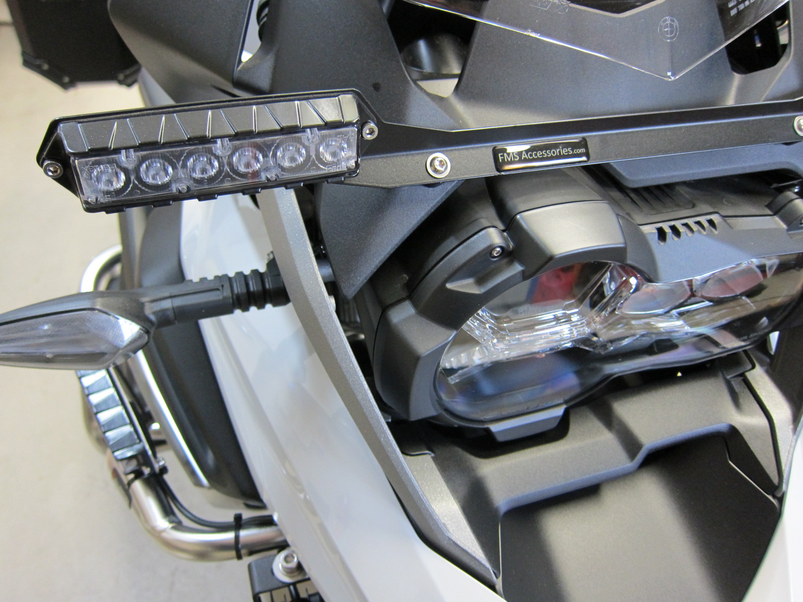 FMS Accessories. Front Emergency Light Mount