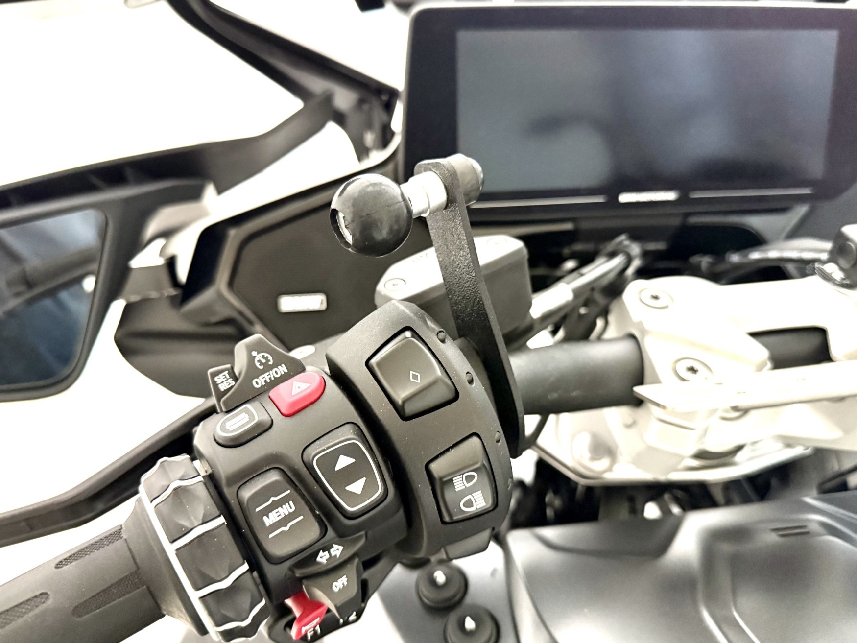 FMS Accessories. 1" Ball Mount w/Bolts 2026+